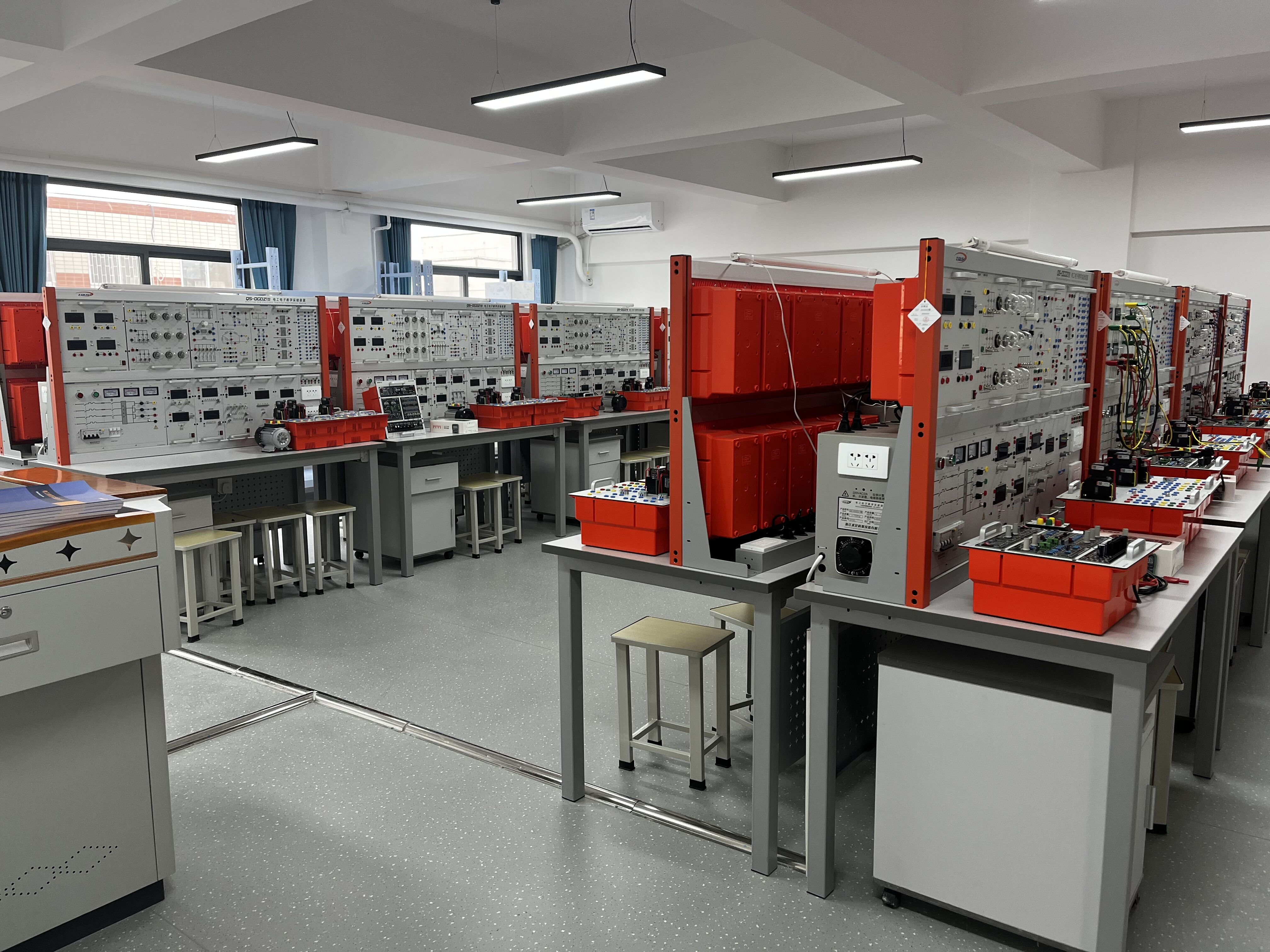 电子信息工程技术-信息工程学院 - 河南工业贸易职业学院